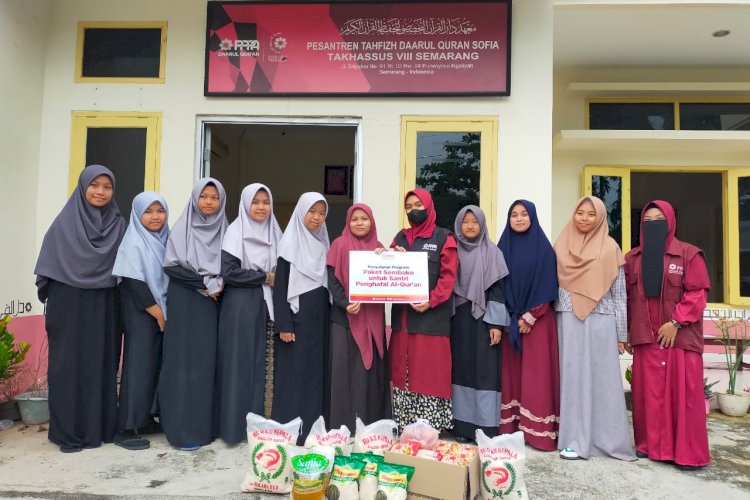 PPPA Daarul Qur'an Semarang Salurkan Sembako dan Buka Puasa Penghafal Qur'an - Daarul Qur'an